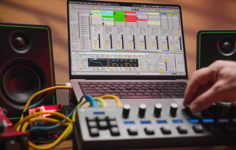 Melbourne Instruments / Roto-Control =Motorized MIDI Controller for ...